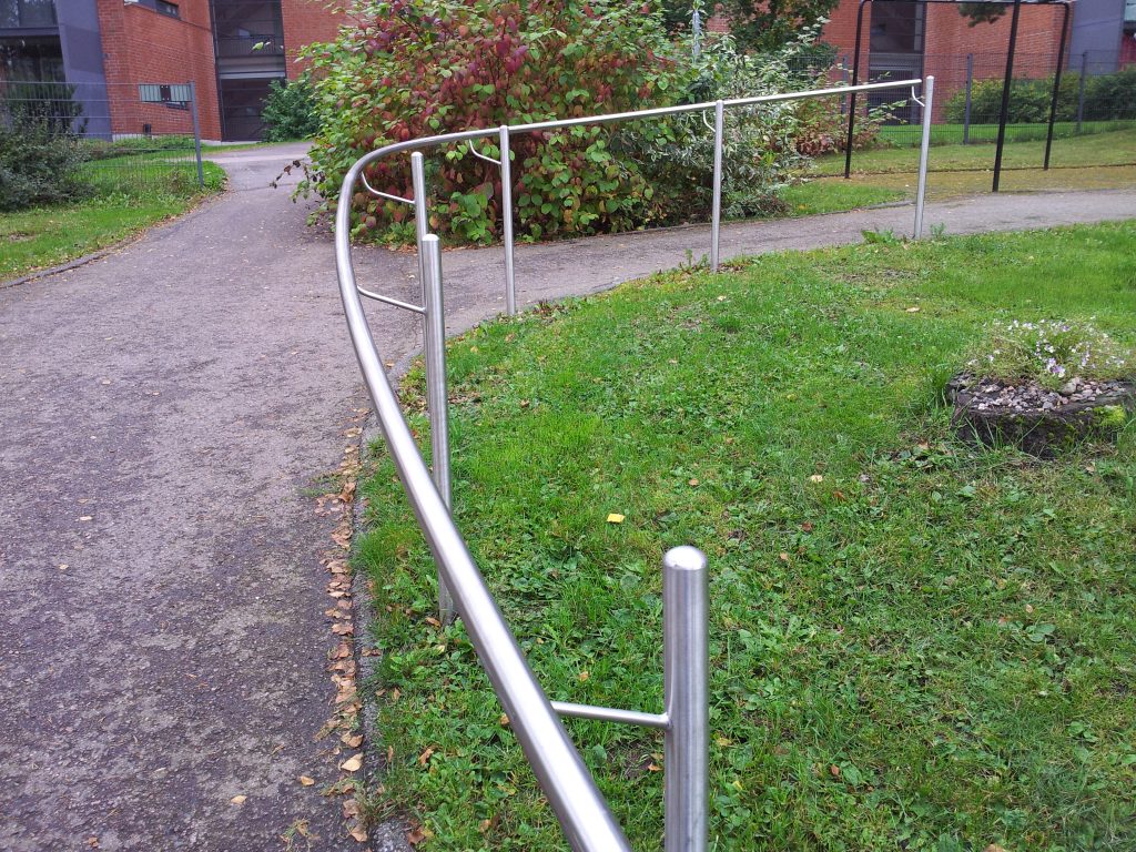 Pihaportaat ja kaiteet – Terholan Metalli Oy